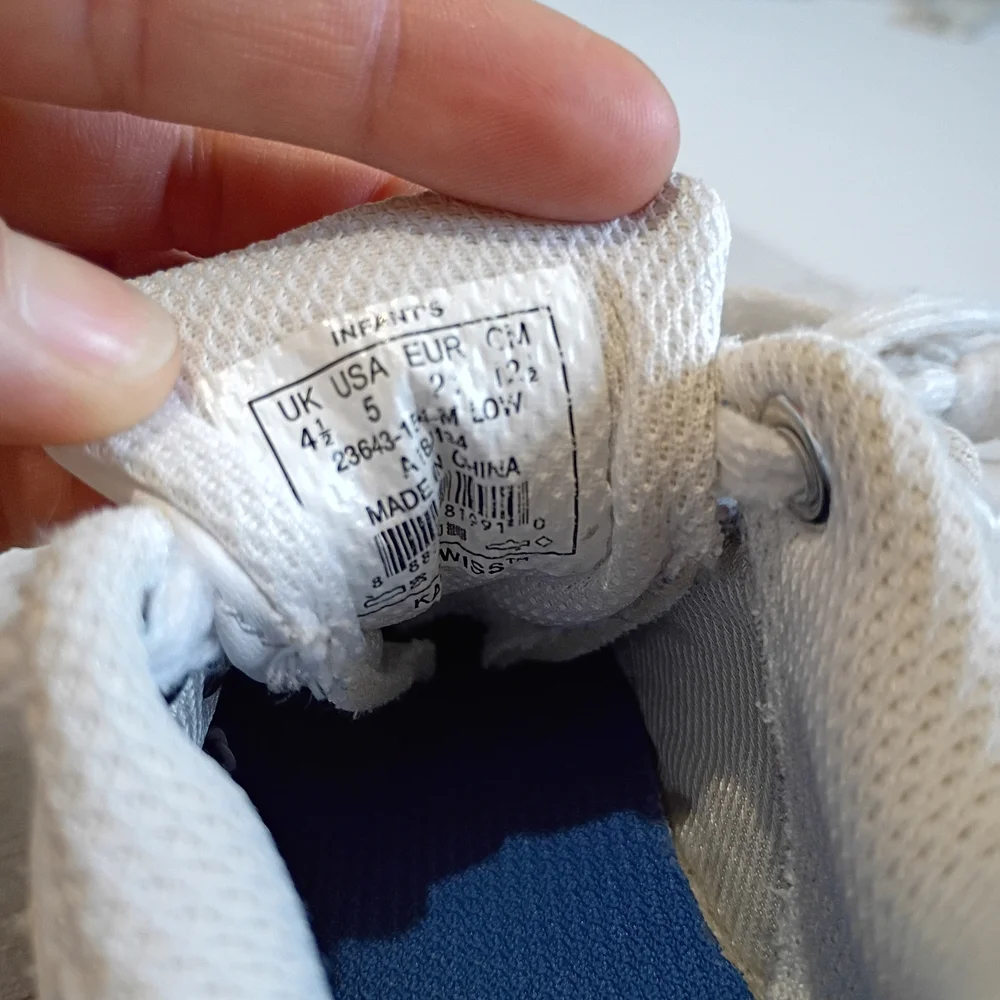 K-Swiss | Shoes | Kswiss Kids Size 5c Sneakers In White And Silver Has ...